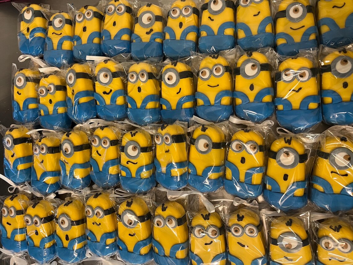 12 Minion Cake Popsicles - Etsy
