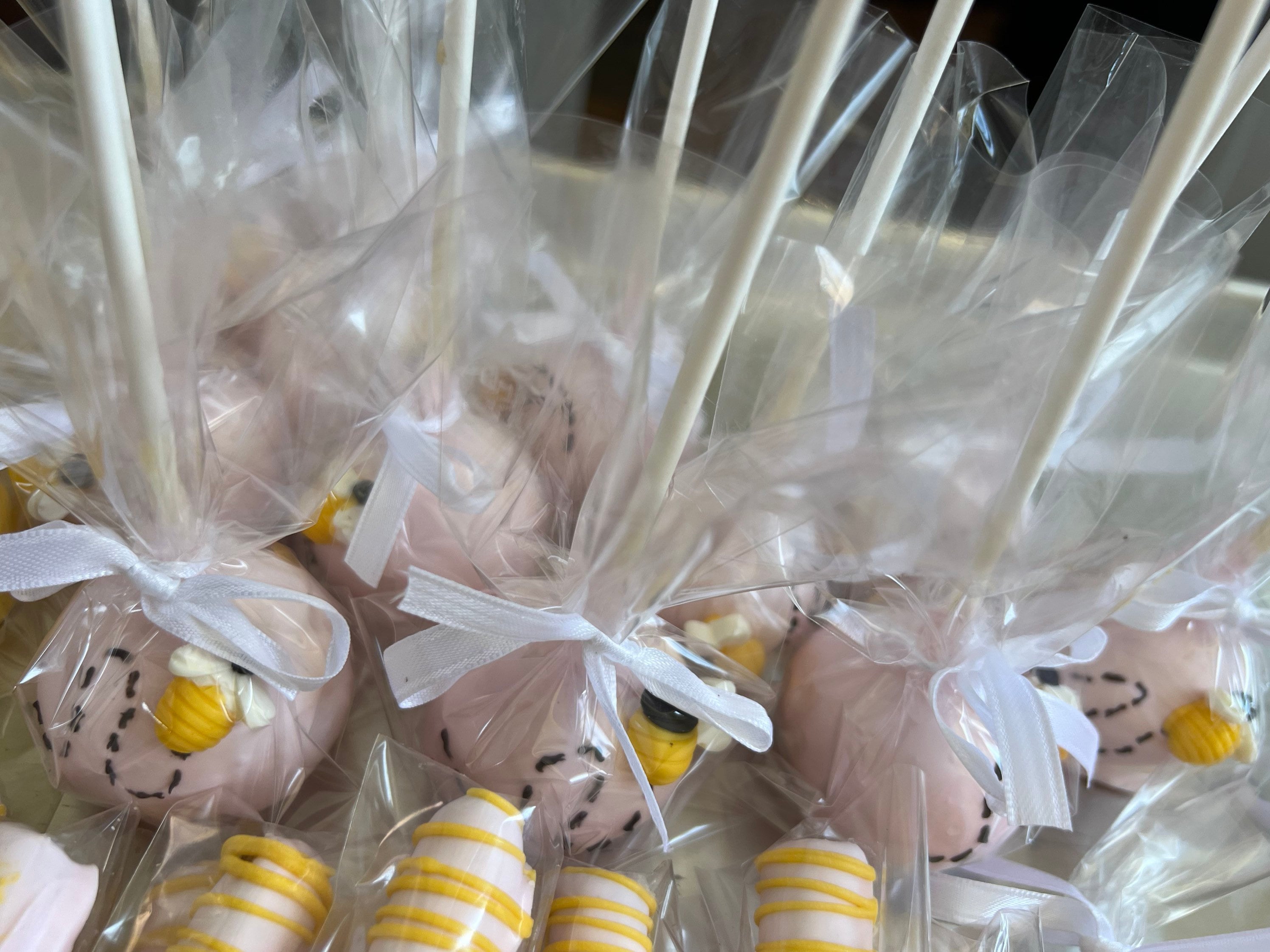 12 Bumble Bee Cake Pops - Etsy