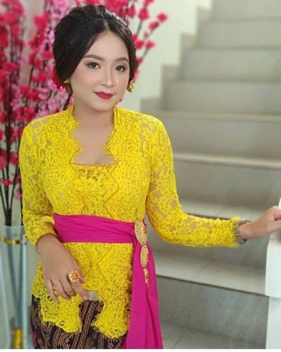 Model Kebaya Bali
