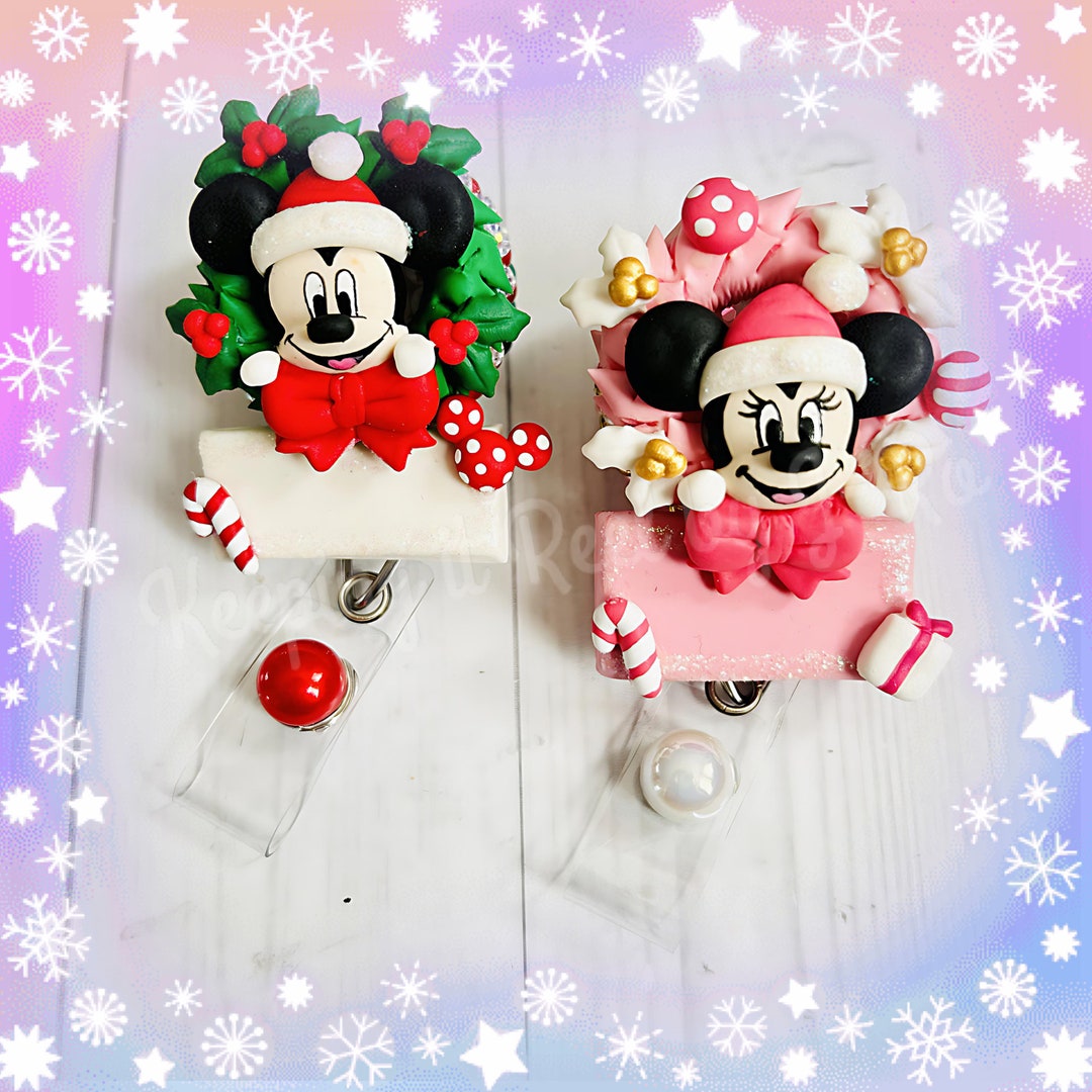 Cute Mickey and Minnie Mouse Name Plate Wreath Christmas Themed Badge ...
