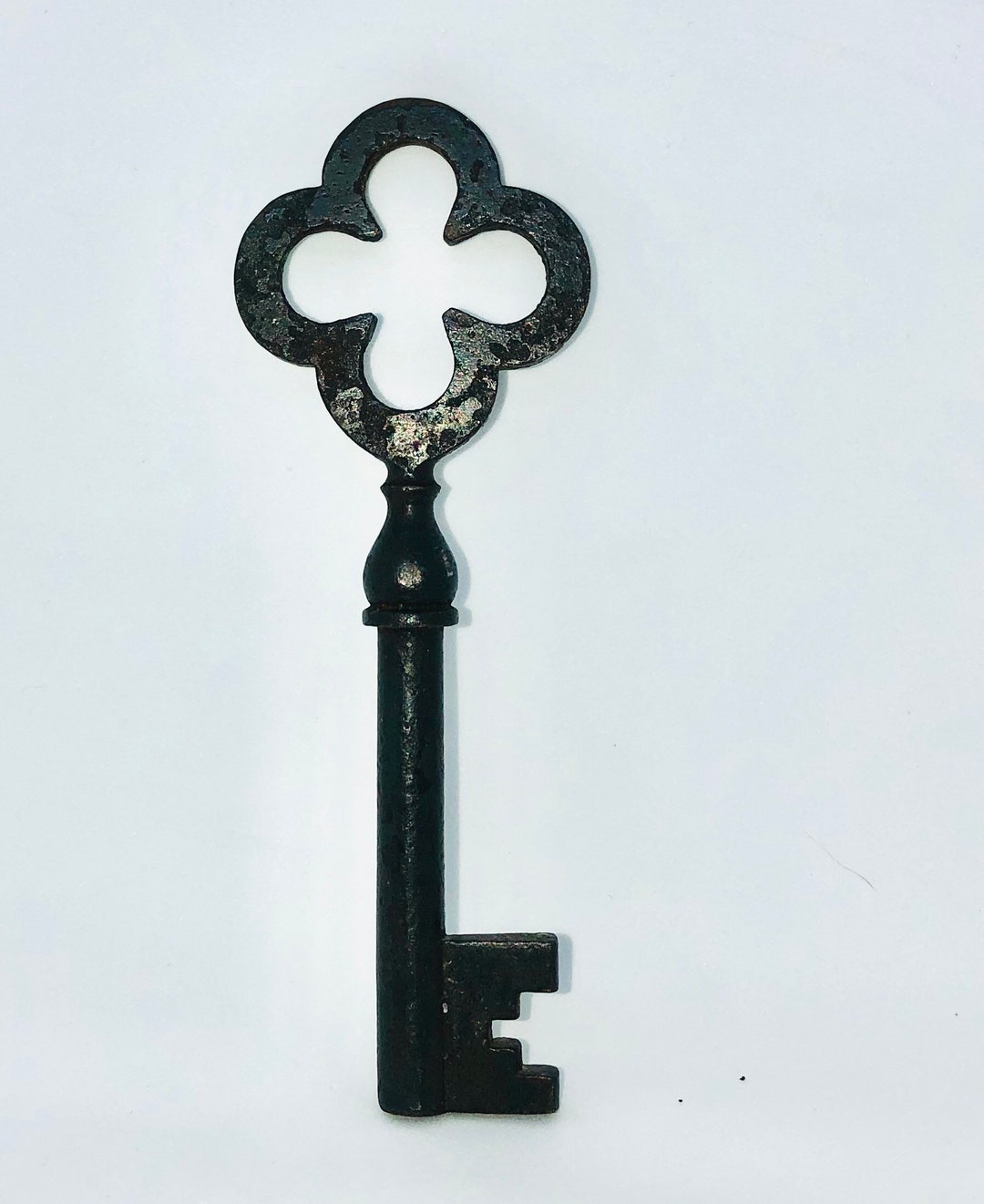 Iron Cast Large Vintage Key Wall Ornament - Etsy