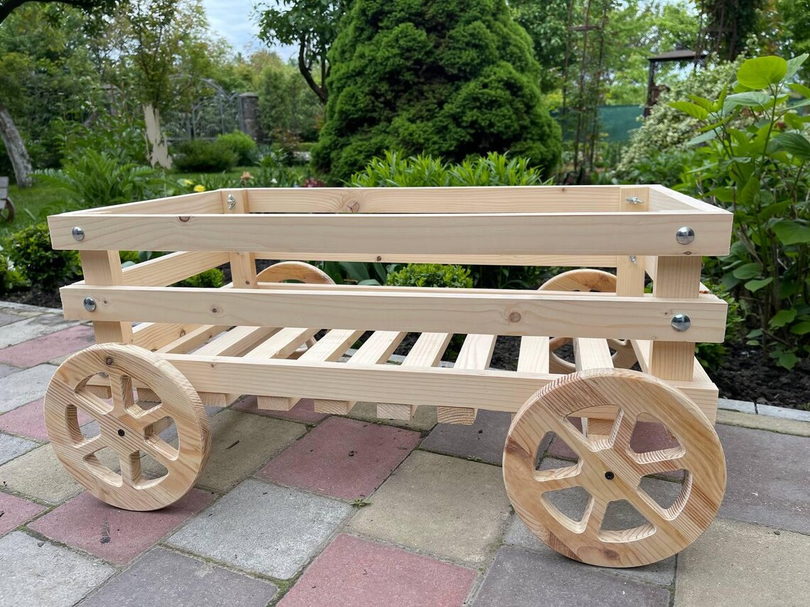 Garden Flower Wheelbarrow\country Garden Planter \ Wheelbarrow Planter ...