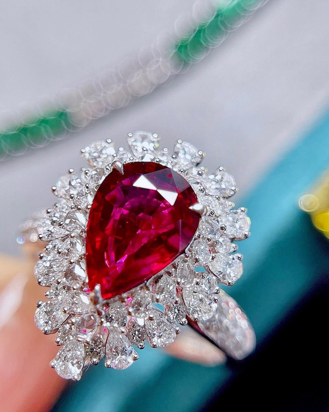 Pear-cut Ruby 2.03 Ct Engagement Ring in 18k White Gold – Natural ...
