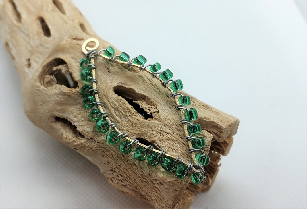Gold Wire Leaf Pendant With Green Seed Beads - Etsy