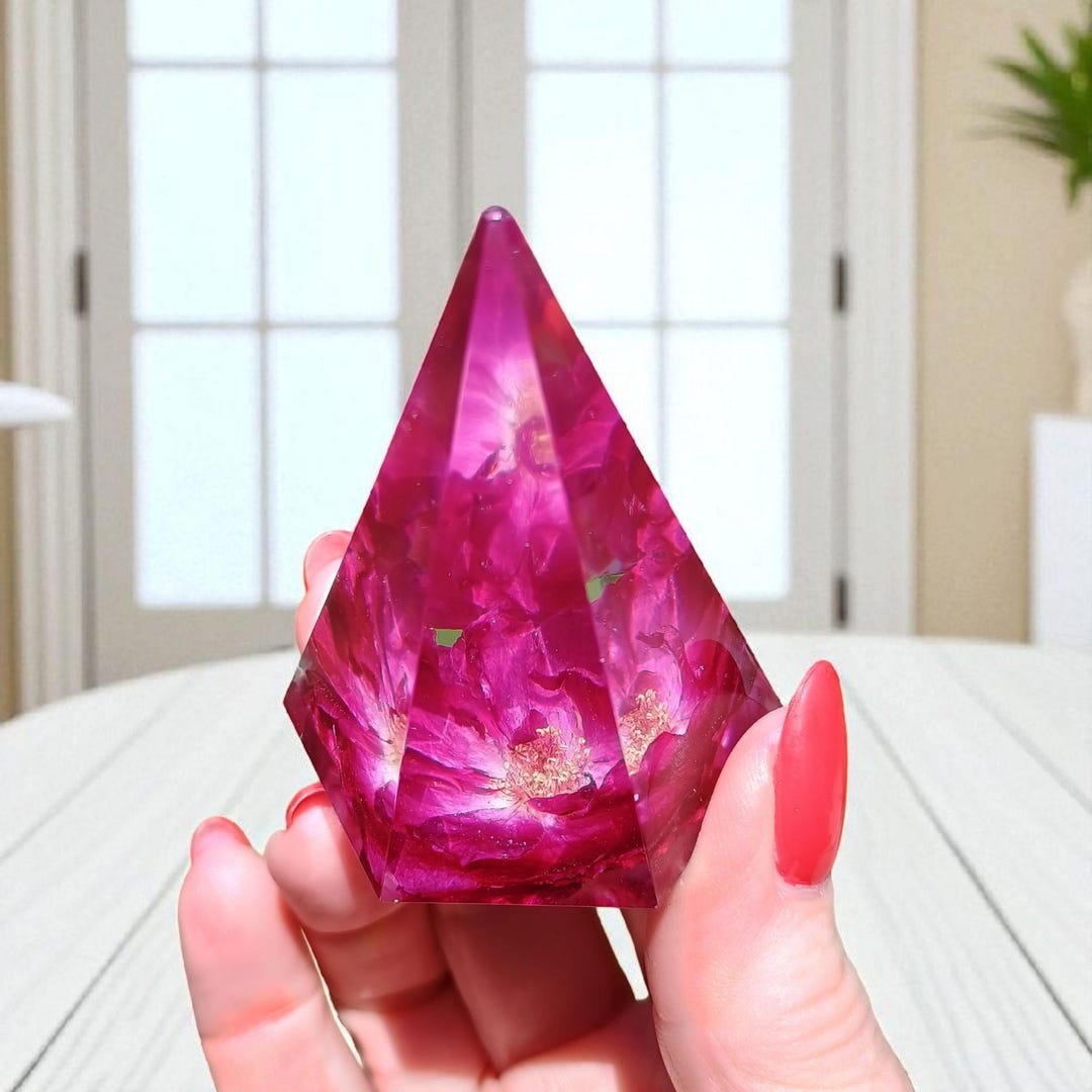 Ring Holder Wild Rose Resin Ring Holder Jewelry Display Pyramid With ...