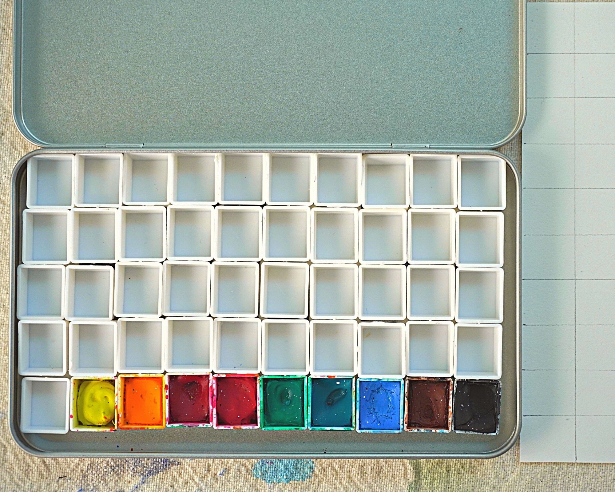 Medium Empty Watercolor Tin WITH 50 Magnetized Plastic Half - Etsy
