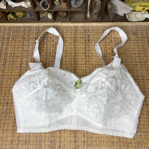 Vintage 60s White Lace Bullet Bra With Embroidered Flower by Figurettes ...