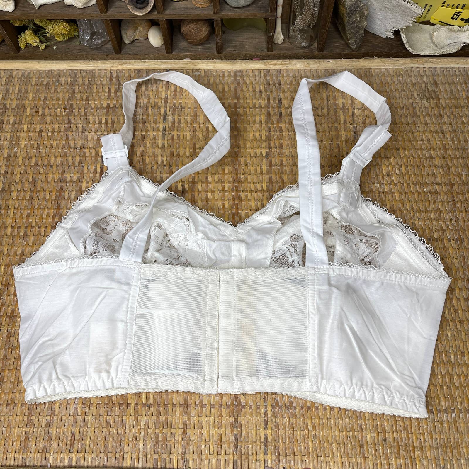 Vintage 60s White Lace Bullet Bra With Embroidered Flower By Figurettes