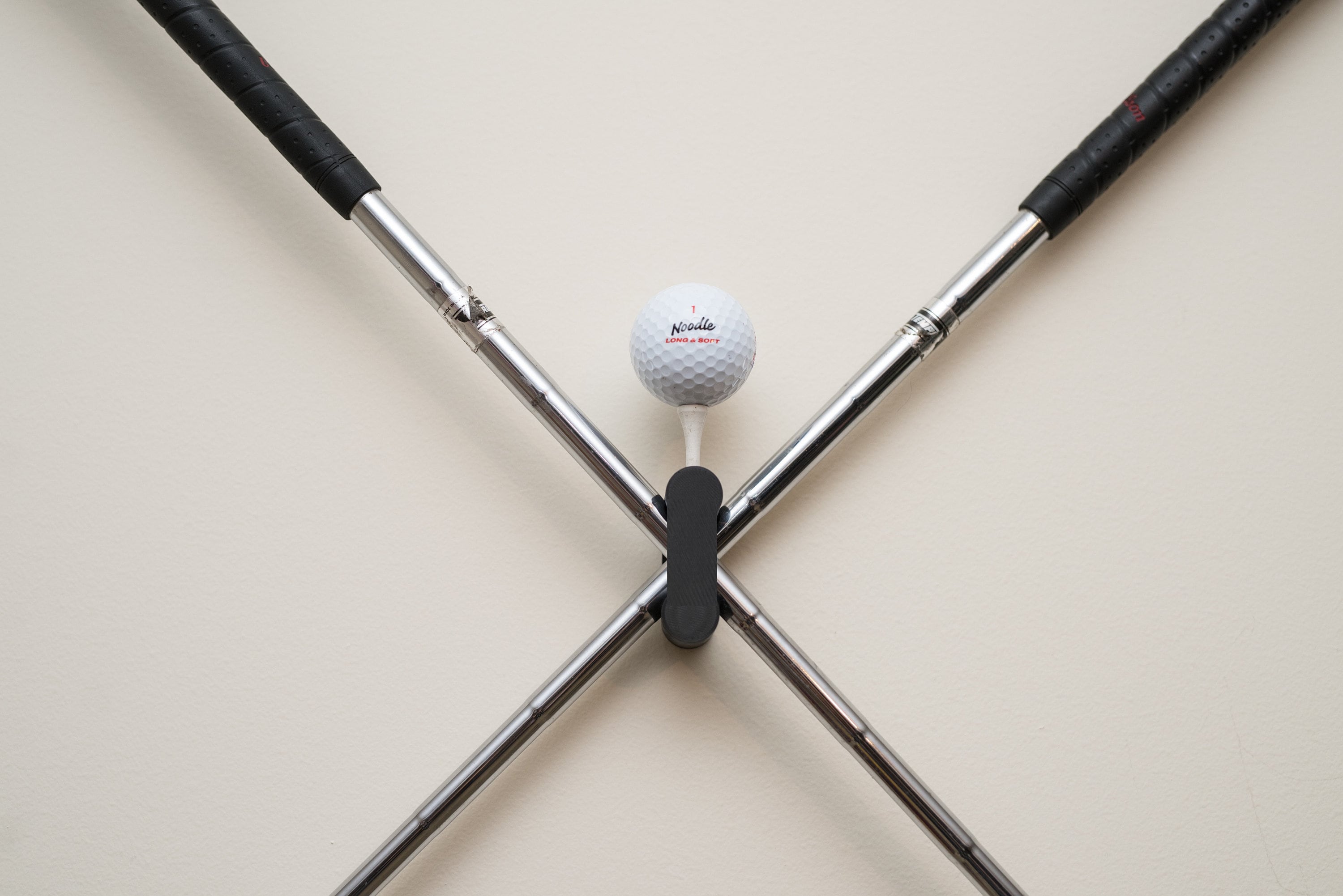 Golf Club Crossed Wall Hanger Bracket - Etsy Canada