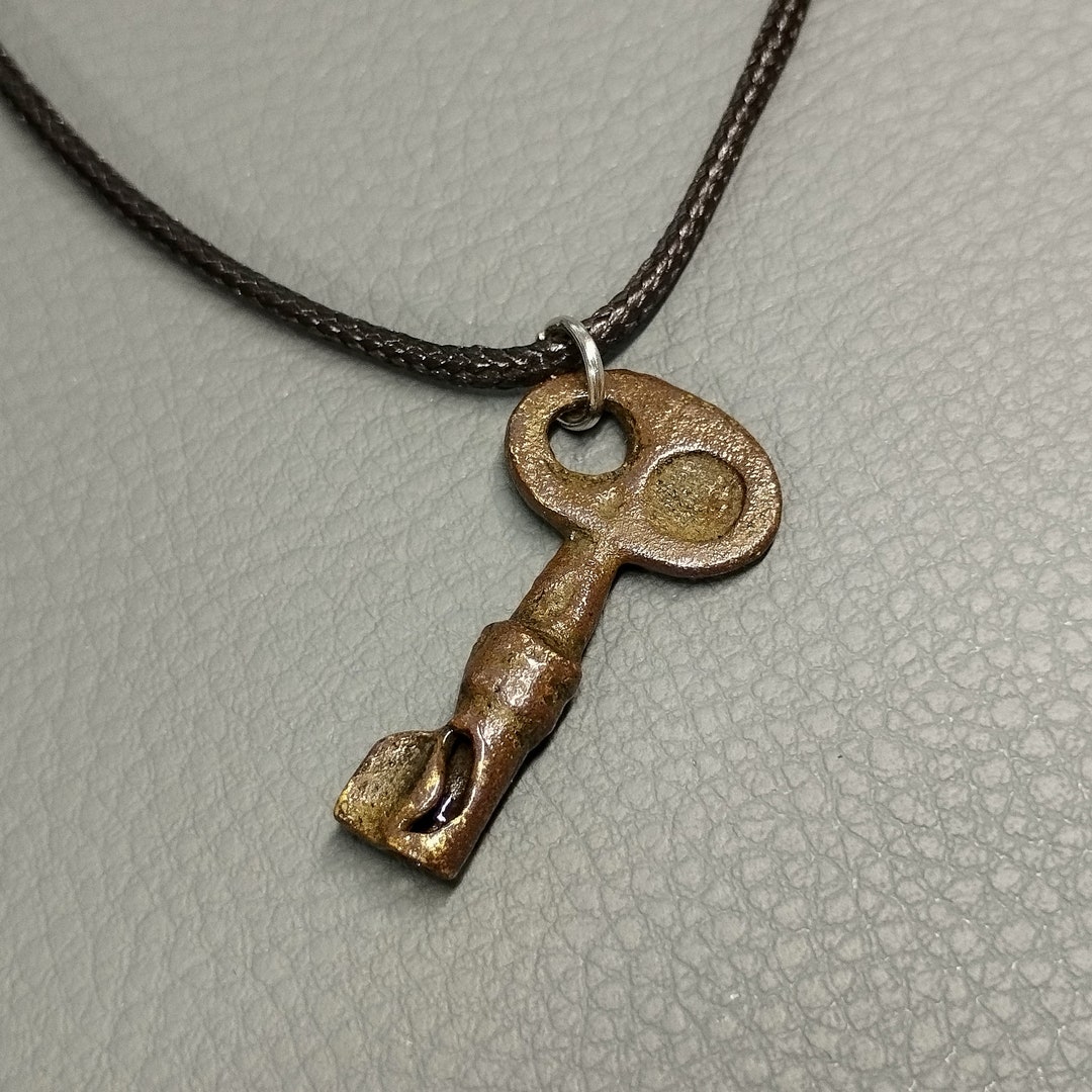 Antique Bronze Key Small Vintage Key - Etsy