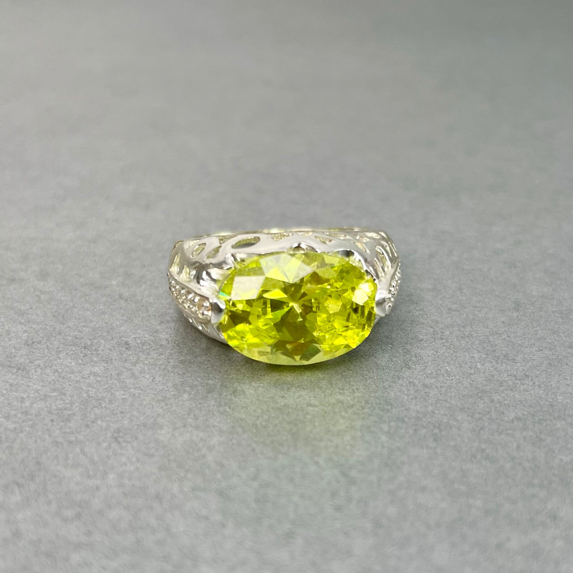 Vintage Yellow-green Crystal Ring Oval Rhinestones Size 6 3/4 - Etsy