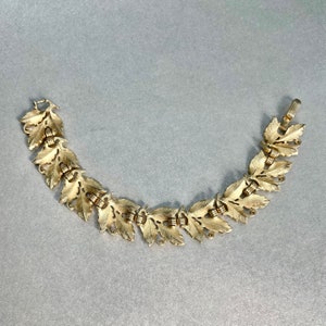 Vintage Crown Trifari Leaf Bracelet, Gold Tone Leaves Plant Pattern ...