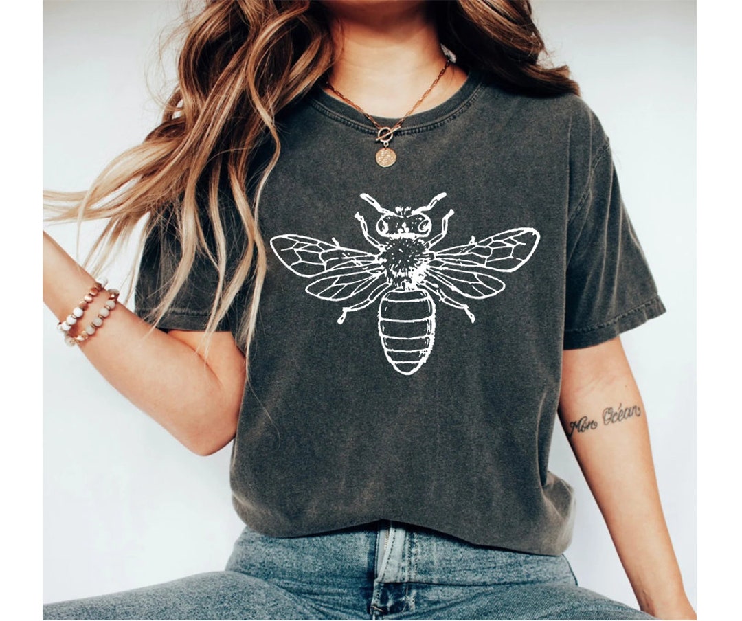 Bee Botanical Shirt Bee T-shirt Nature Shirt Summer Shirt Gift for Her ...