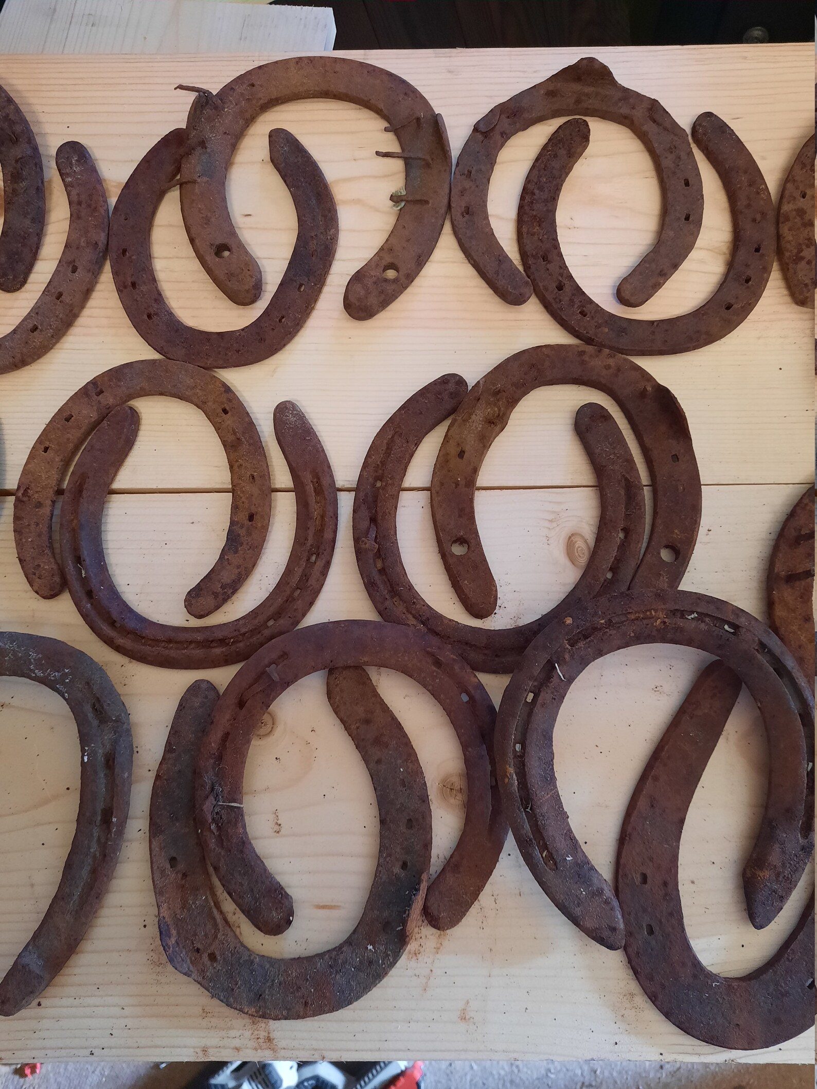 20 Old Used Rusty Horseshoes in Various Sizes - Etsy