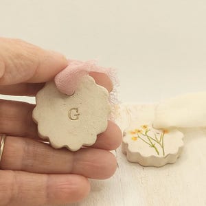 Personalized Placeholder With Ceramic Flowers for Weddings, Events and ...