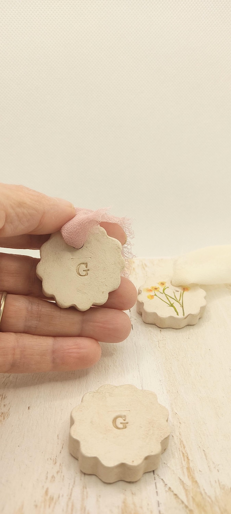 Personalized Placeholder With Ceramic Flowers for Weddings, Events and ...