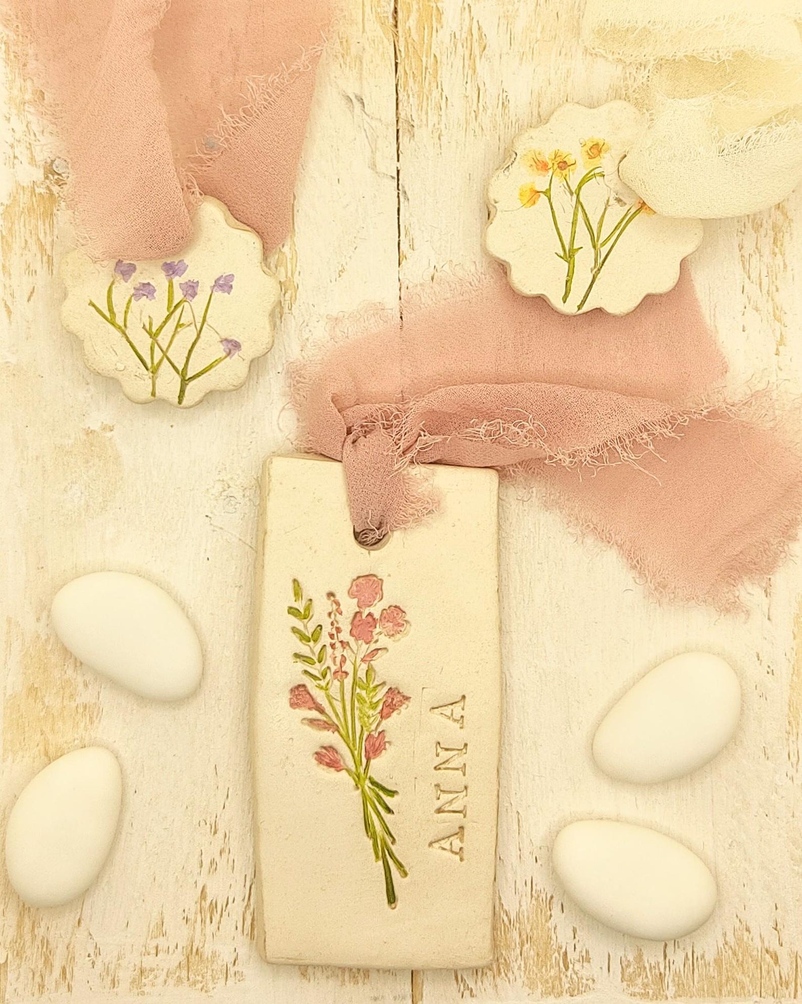 Personalized Placeholder With Ceramic Flowers for Weddings, Events and ...