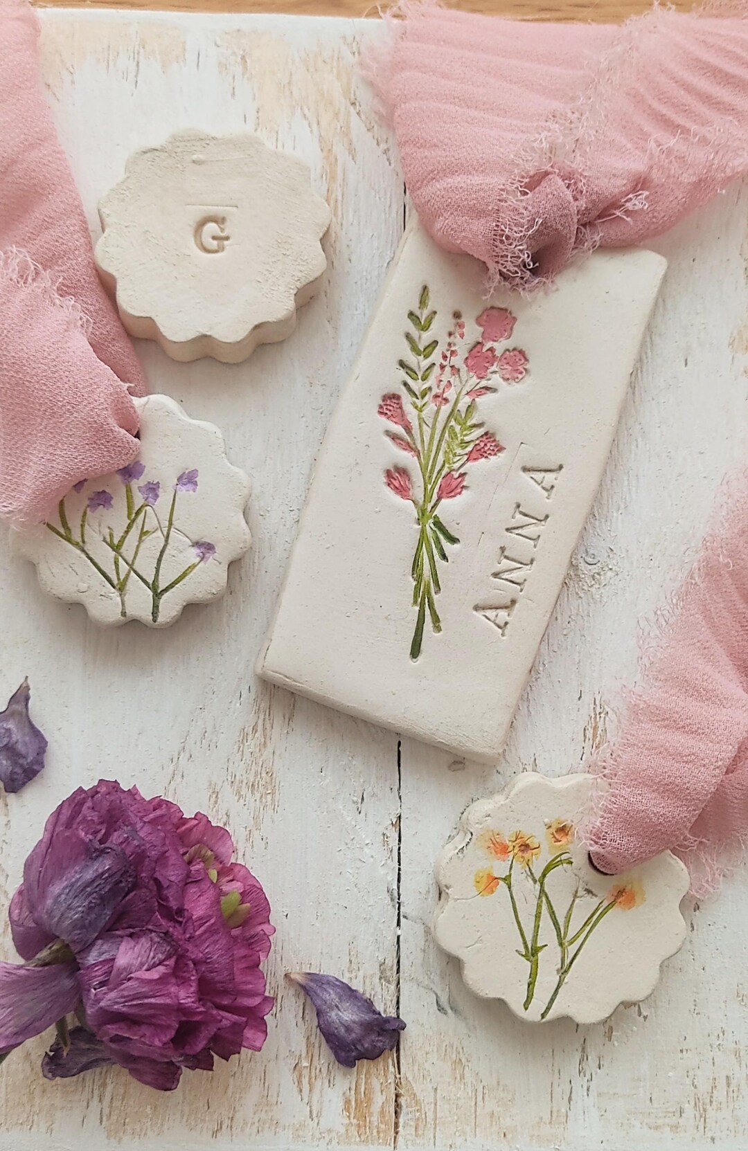 Personalized Placeholder With Ceramic Flowers for Weddings, Events and ...