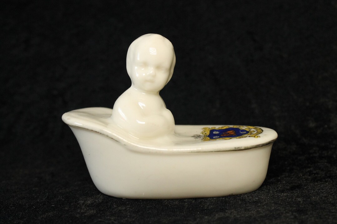 Antique Crested China Baby in Bath Florentine China Ludlow Coat of Arms ...