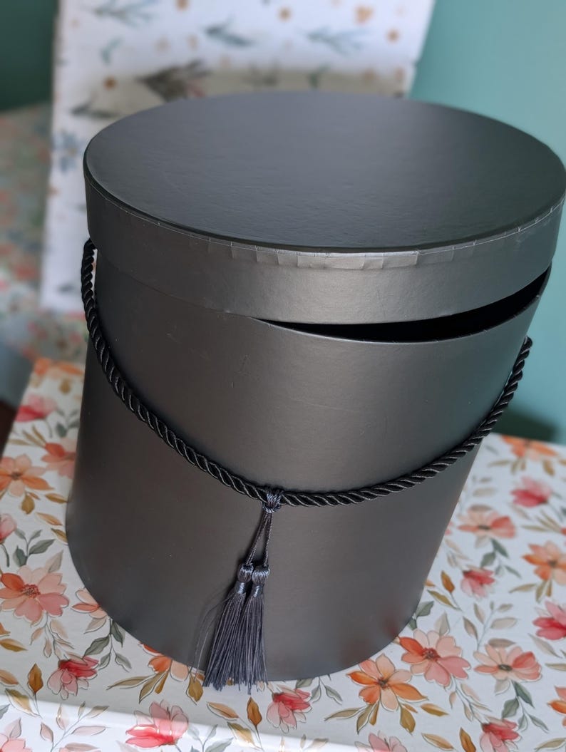 Luxury Round Gift Box Hat Box – Elegant Gifting Reimagined - Etsy