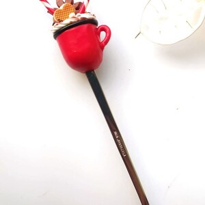 Red Christmas Spoon With Gingerbread Decor Aaesthetic Christmas Kitchen ...