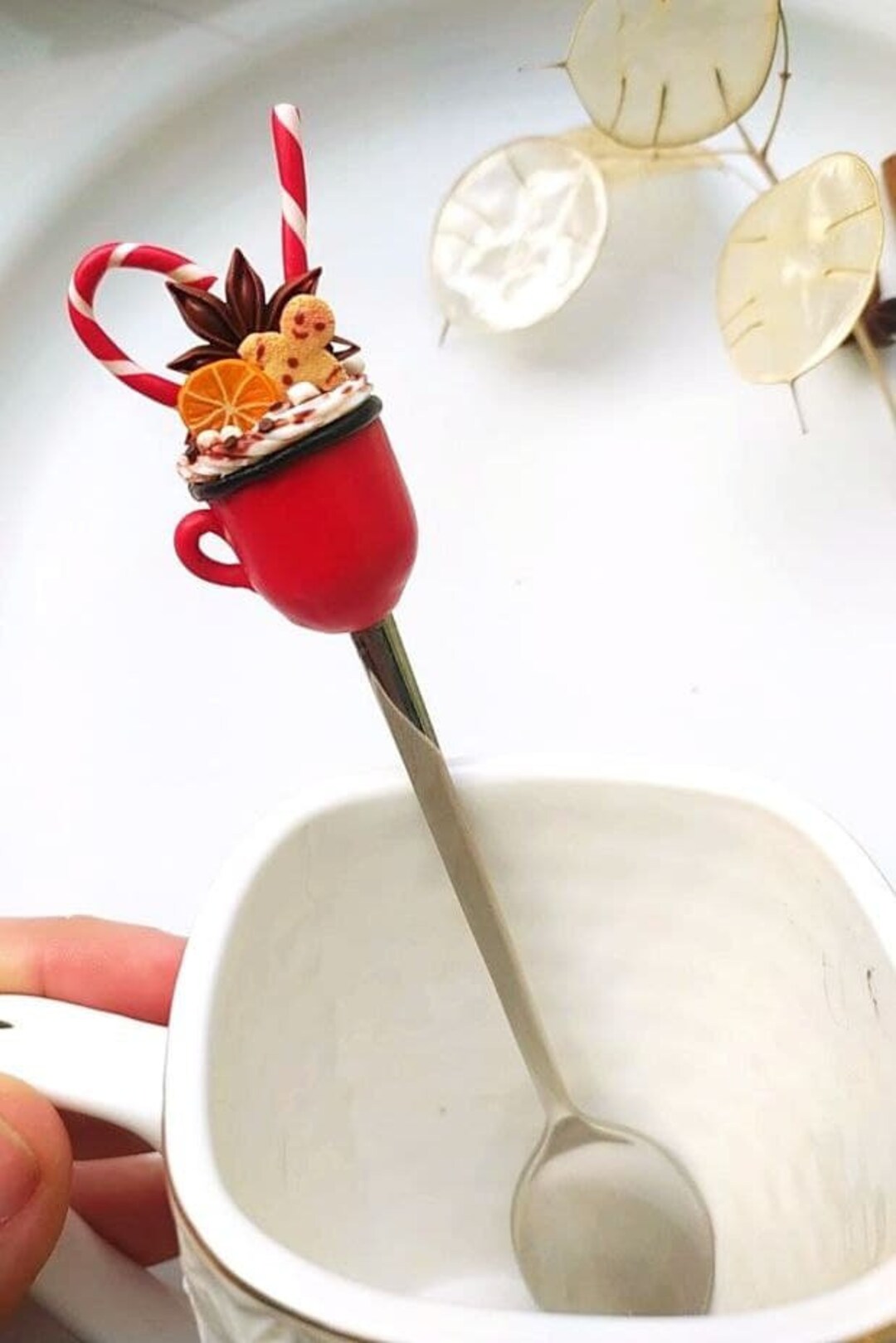 Red Christmas Spoon With Gingerbread Decor Aaesthetic Christmas Kitchen ...