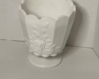 Westmoreland Panel Grape Scalloped Rim Vase - Etsy