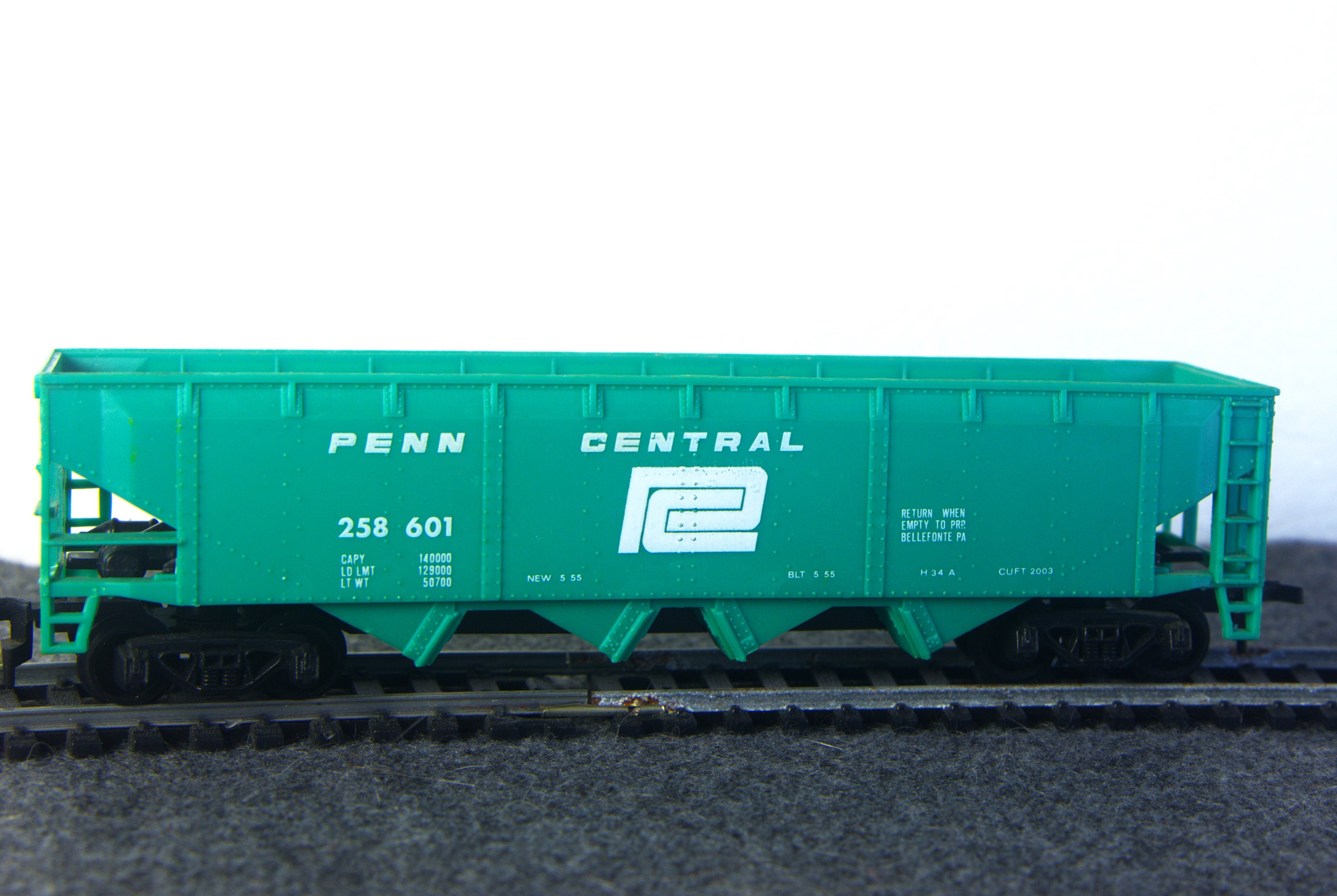 Penn Central HO Scale 4 Bay Hopper Car by Life Like - Etsy