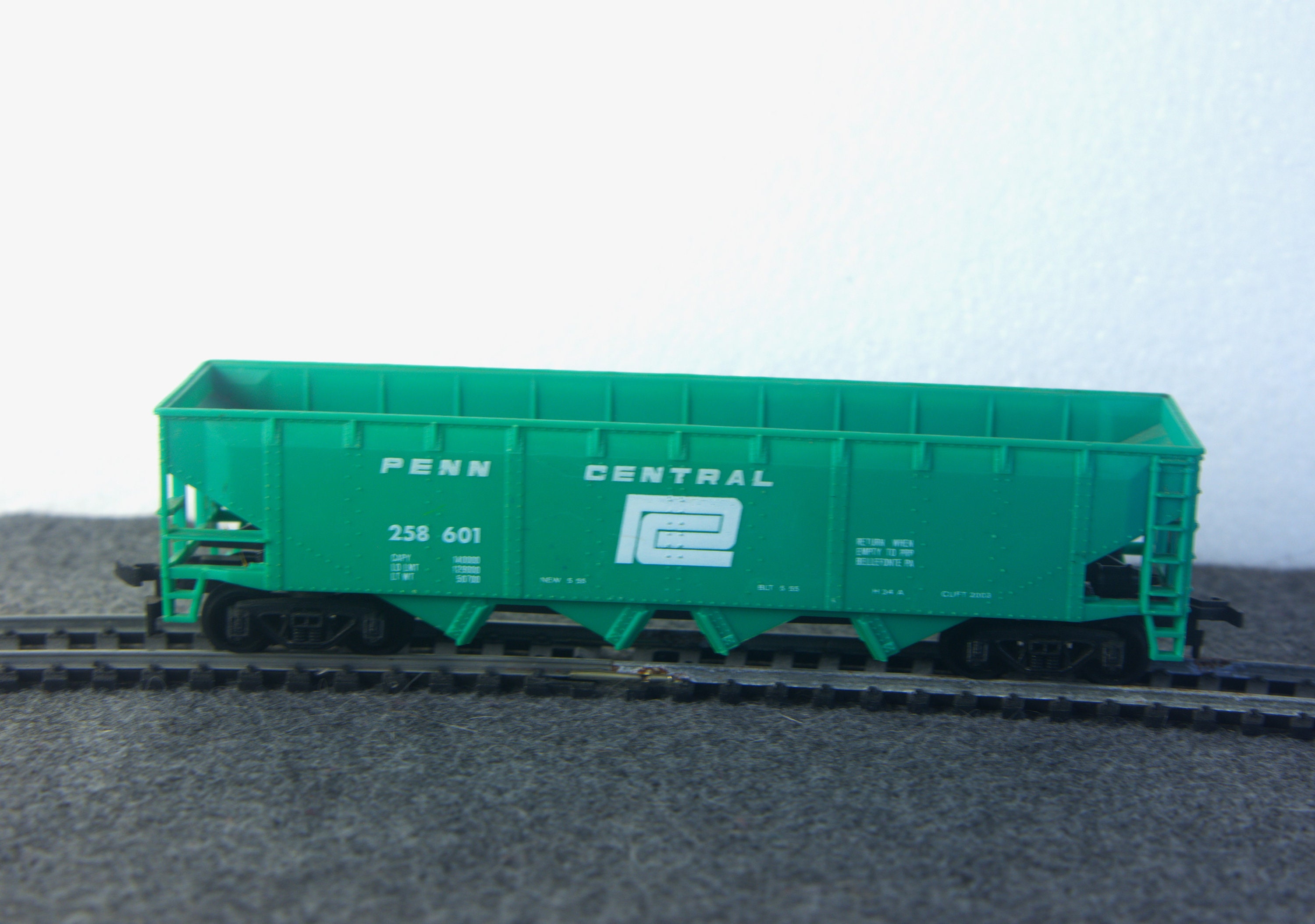 Penn Central HO Scale 4 Bay Hopper Car by Life Like - Etsy