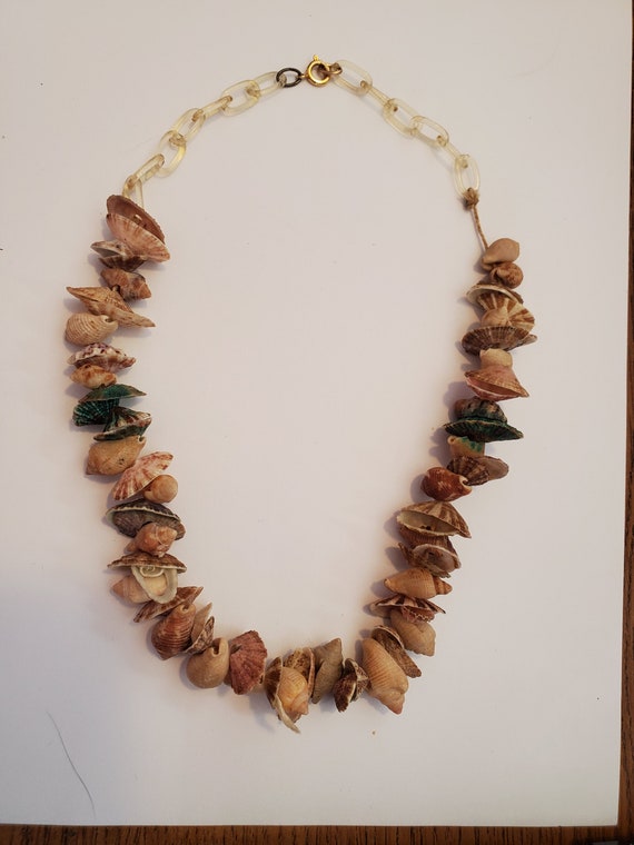 vintage sea shell necklace - Gem