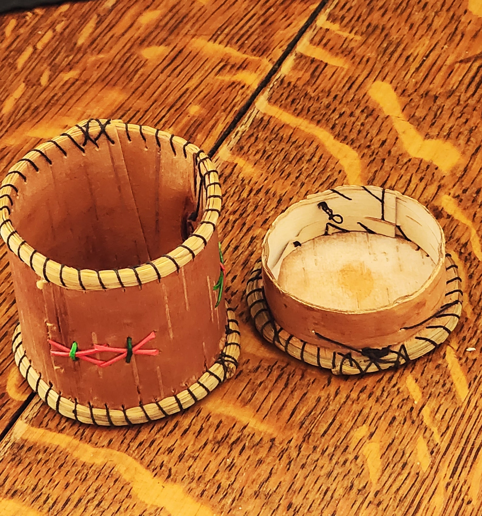 Vintage Early 19th Center Chippewa Birchbark Quills and Sweetgrass Box ...