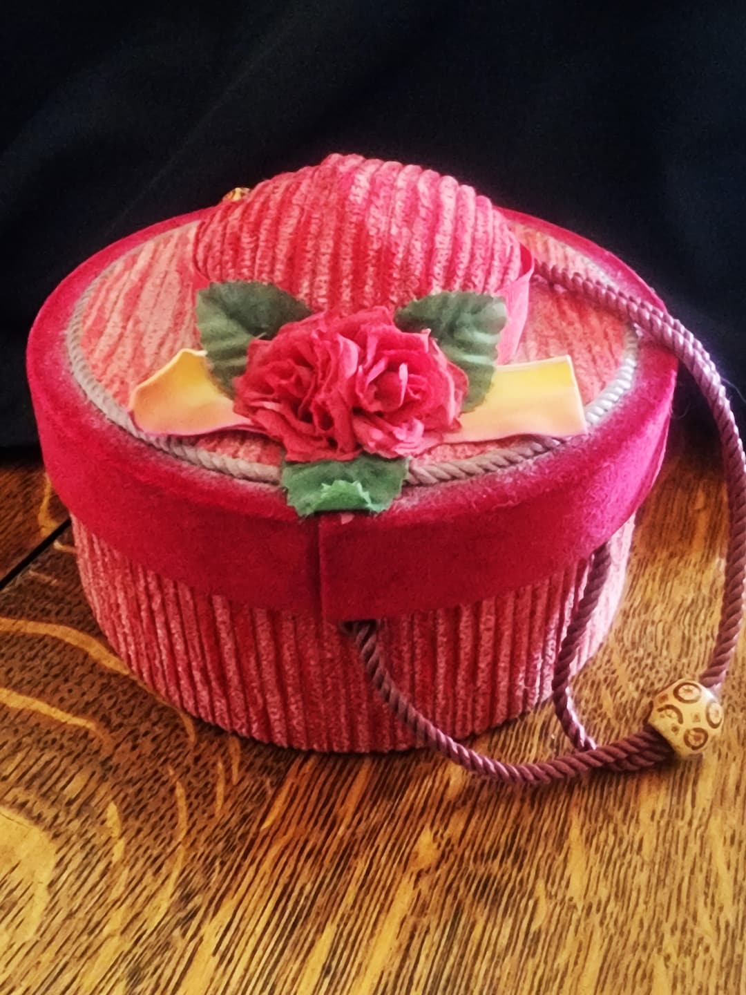 Vintage Red Hat Box - Adorable! - Etsy