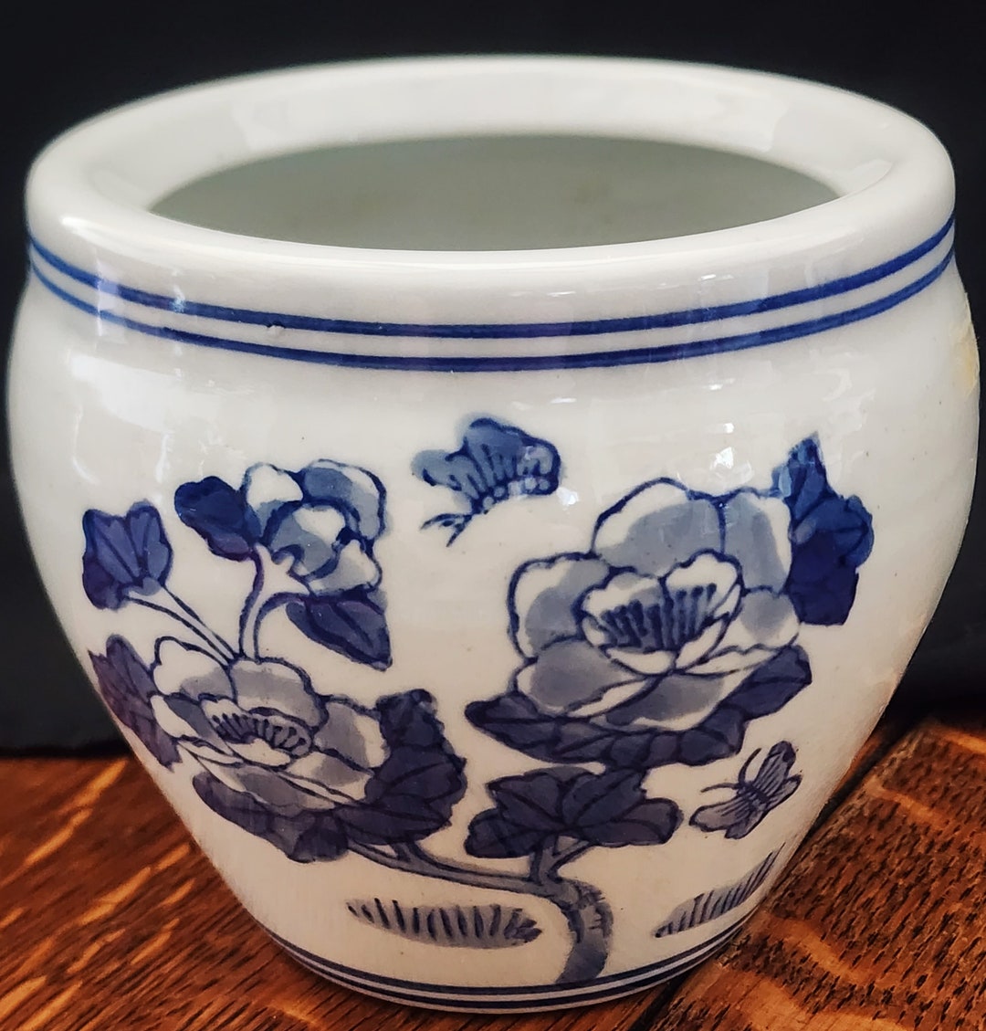 Vintage White and Blue Chinese Pottery - Etsy