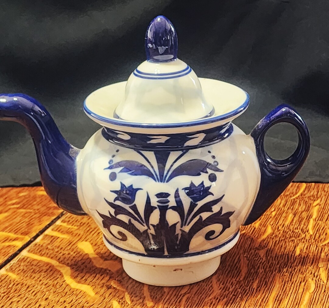 Vintage Blue and White Bombay Teapot - Etsy