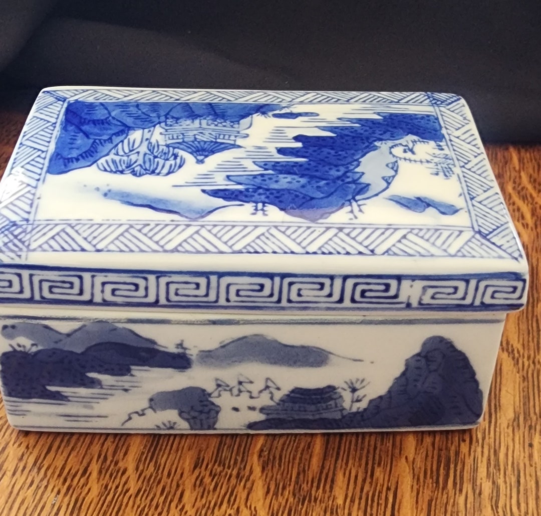 Vintage Chinese Blue and White Landscape Porcelain Box - Etsy
