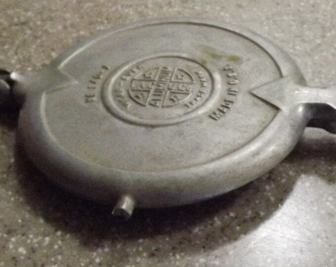 Wear-ever by Griswold Aluminum Waffle Maker With Cast Iron High Rise ...