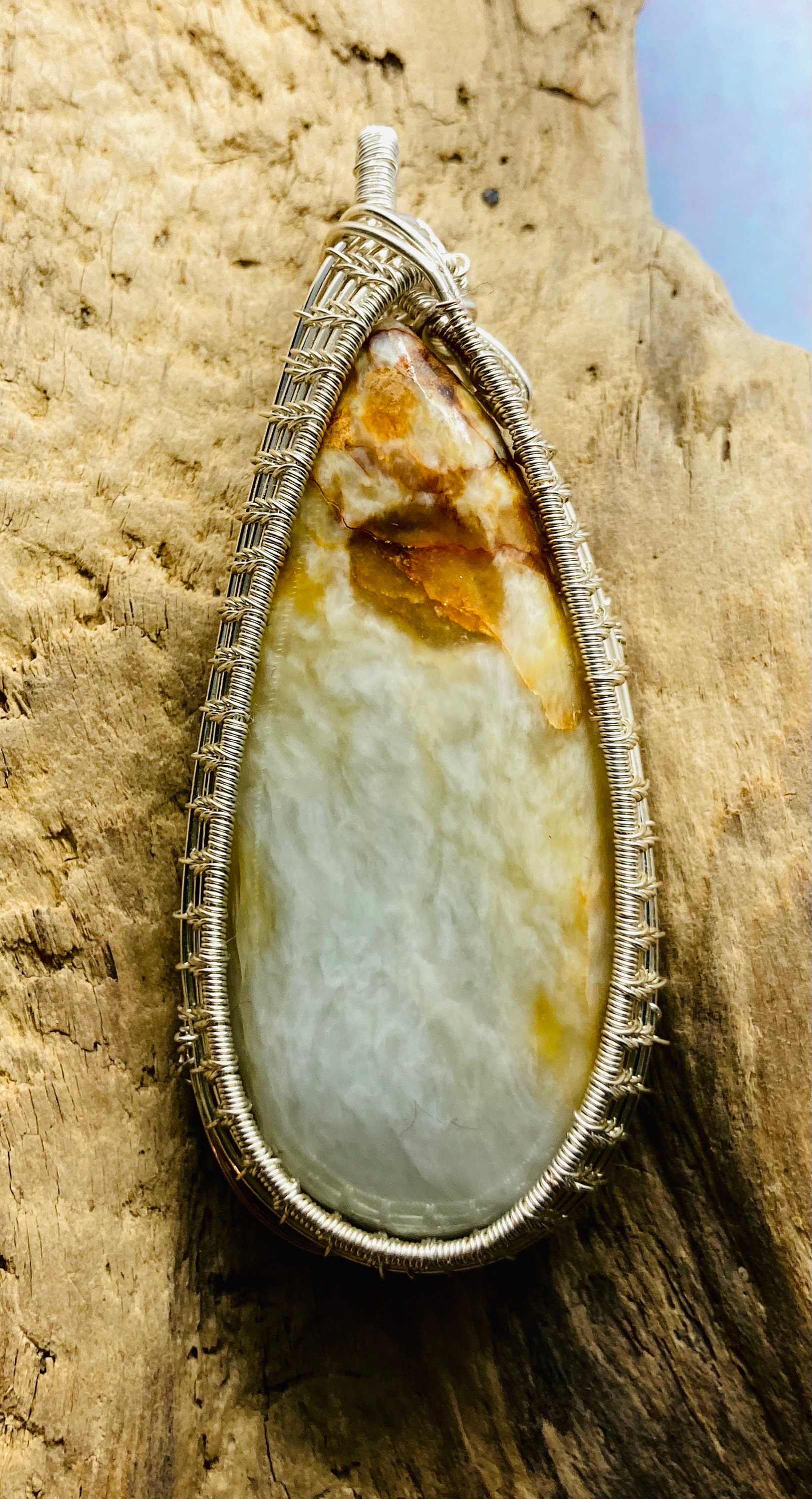 Angel Wing Agate Handwoven Pendant - Etsy