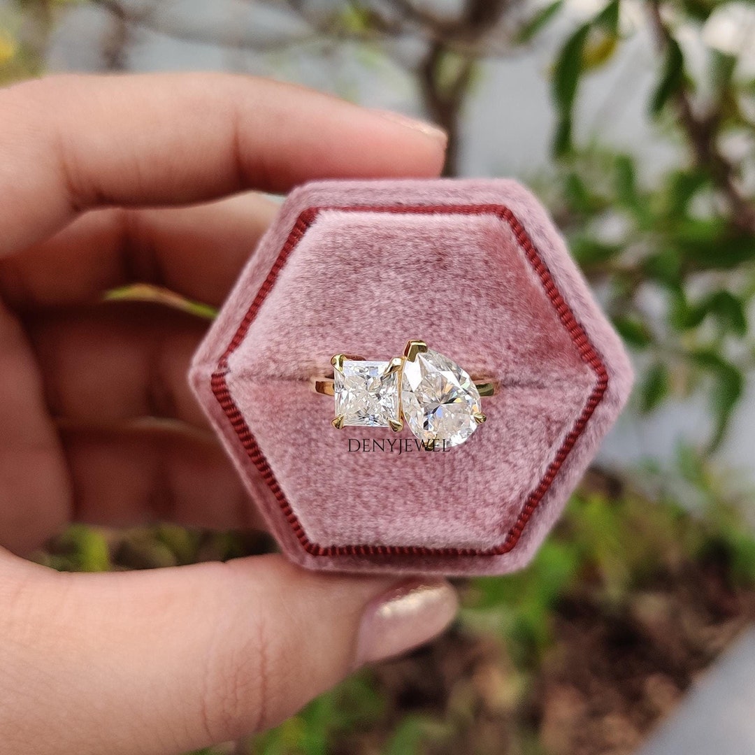 Emily Ratajkowski Replica Ring, Toi Et Moi Ring, Pear and Princess Cut ...