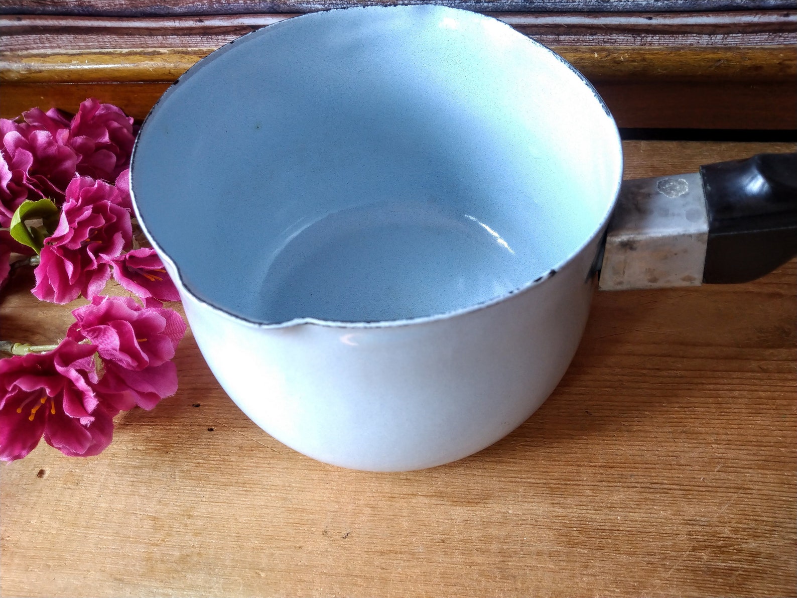 Vintage Enamel Pale Blue Saucepan With Long Handle Vintage - Etsy