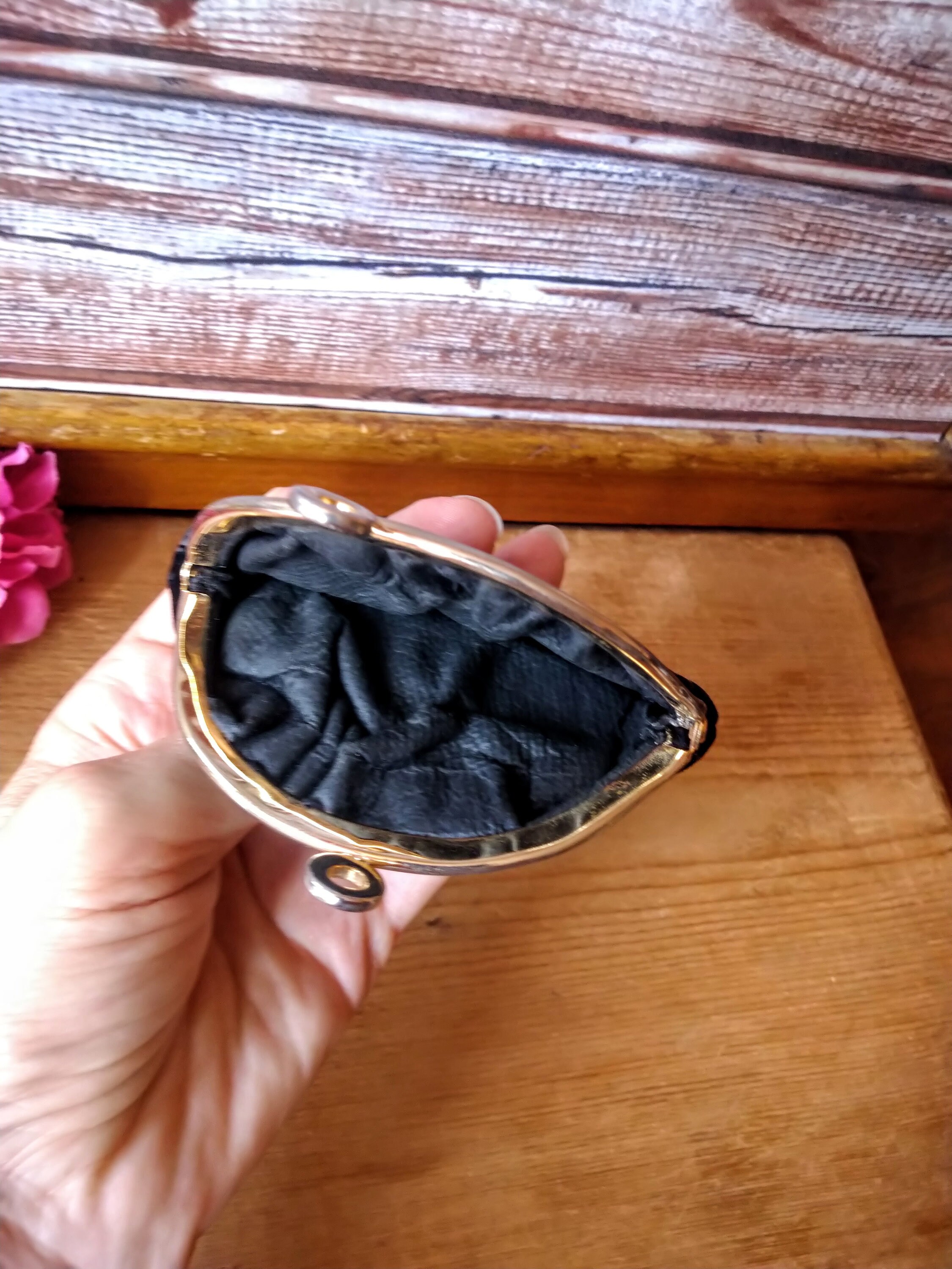 Vintage Kiss Clasp Black Velvet Coin Purse, Clasp Coin Purse, Change ...