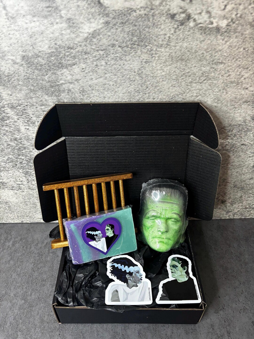 Frankenstein and Bride Gift Spa Box Universal Monsters Gift Box ...