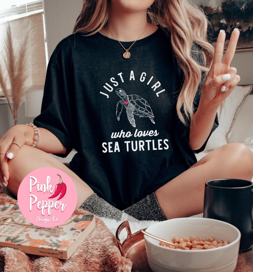 Sea Turtle Shirt Girl Loves Sea Turtles Ocean Wildlife Lover Shirt ...