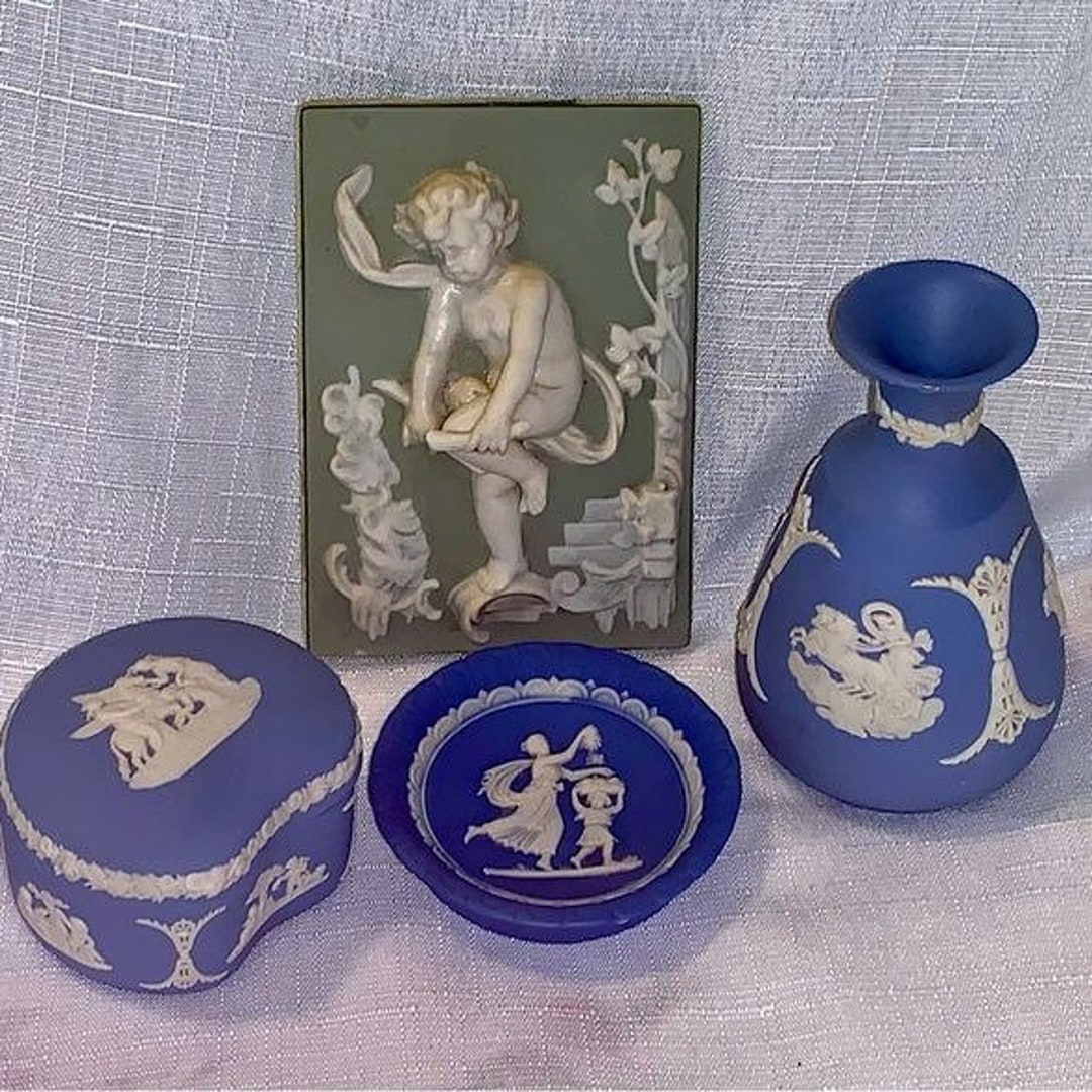 Lot of 4 Small Wedgewood Vase Trinket Box Plate Plaque Blue Green Cream ...