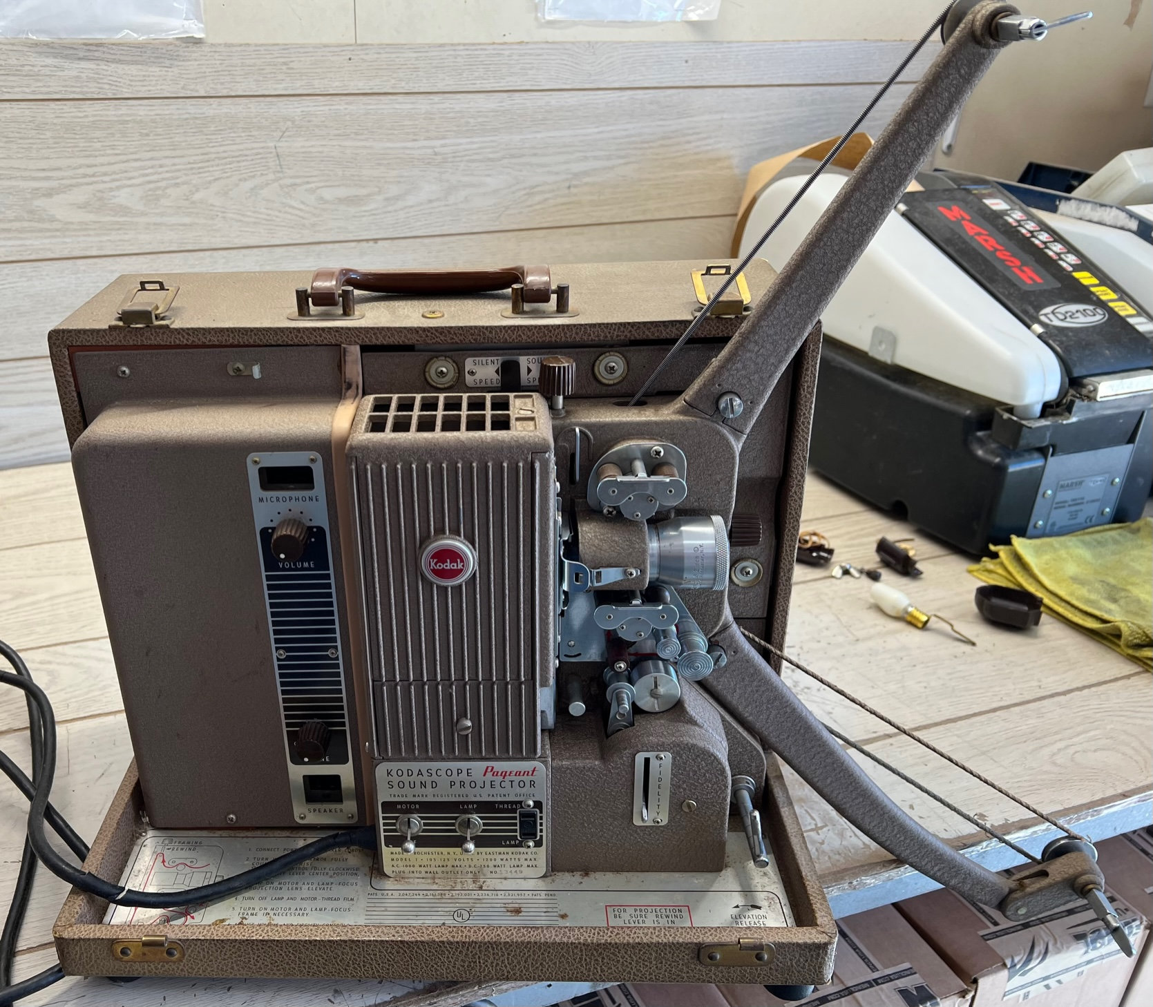 Vintage Kodak Projector Kodascope Pageant Sound Projector in Case Model ...