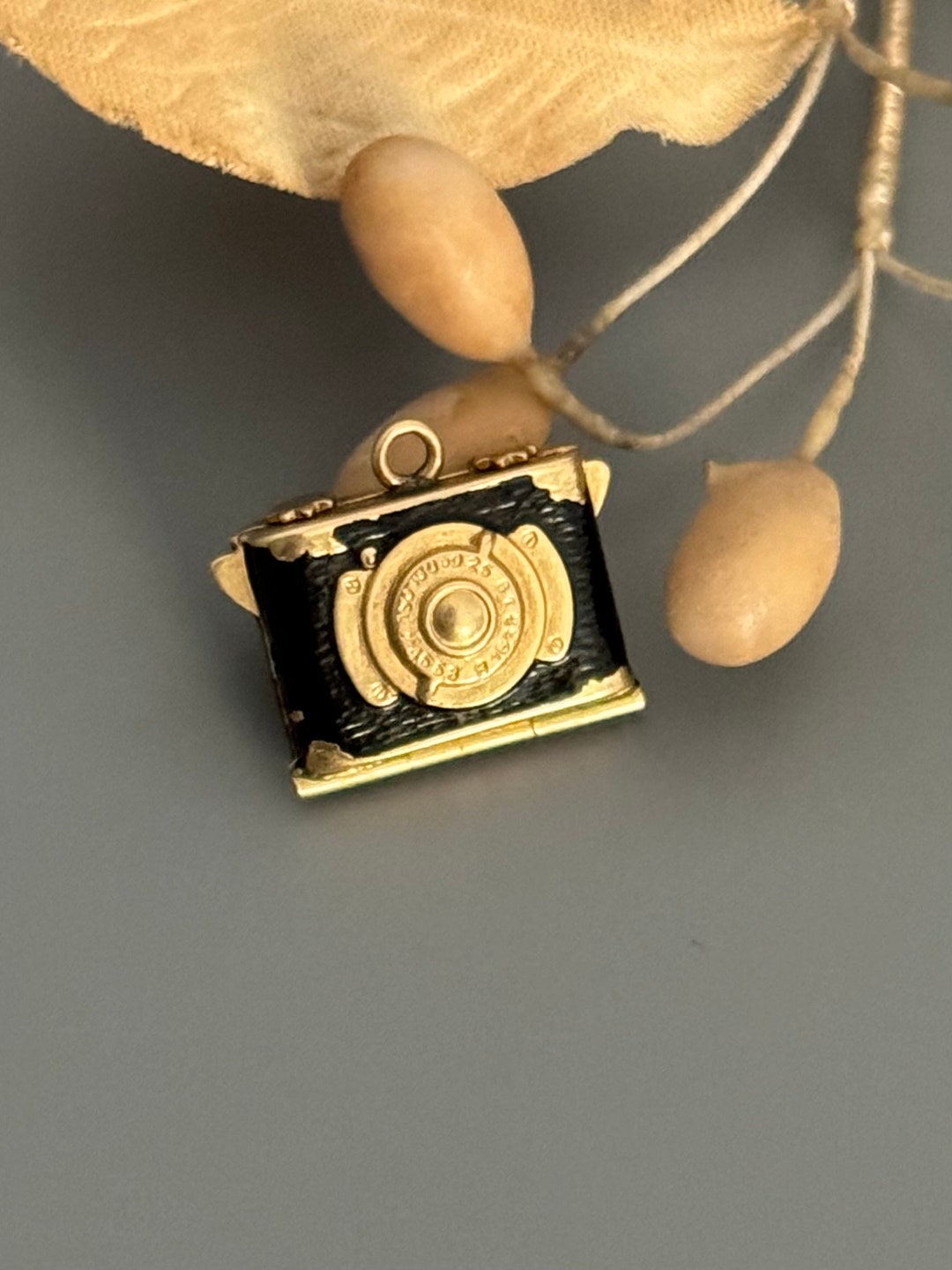 Vintage 14K Gold Enamel Camera Locket - Etsy Canada