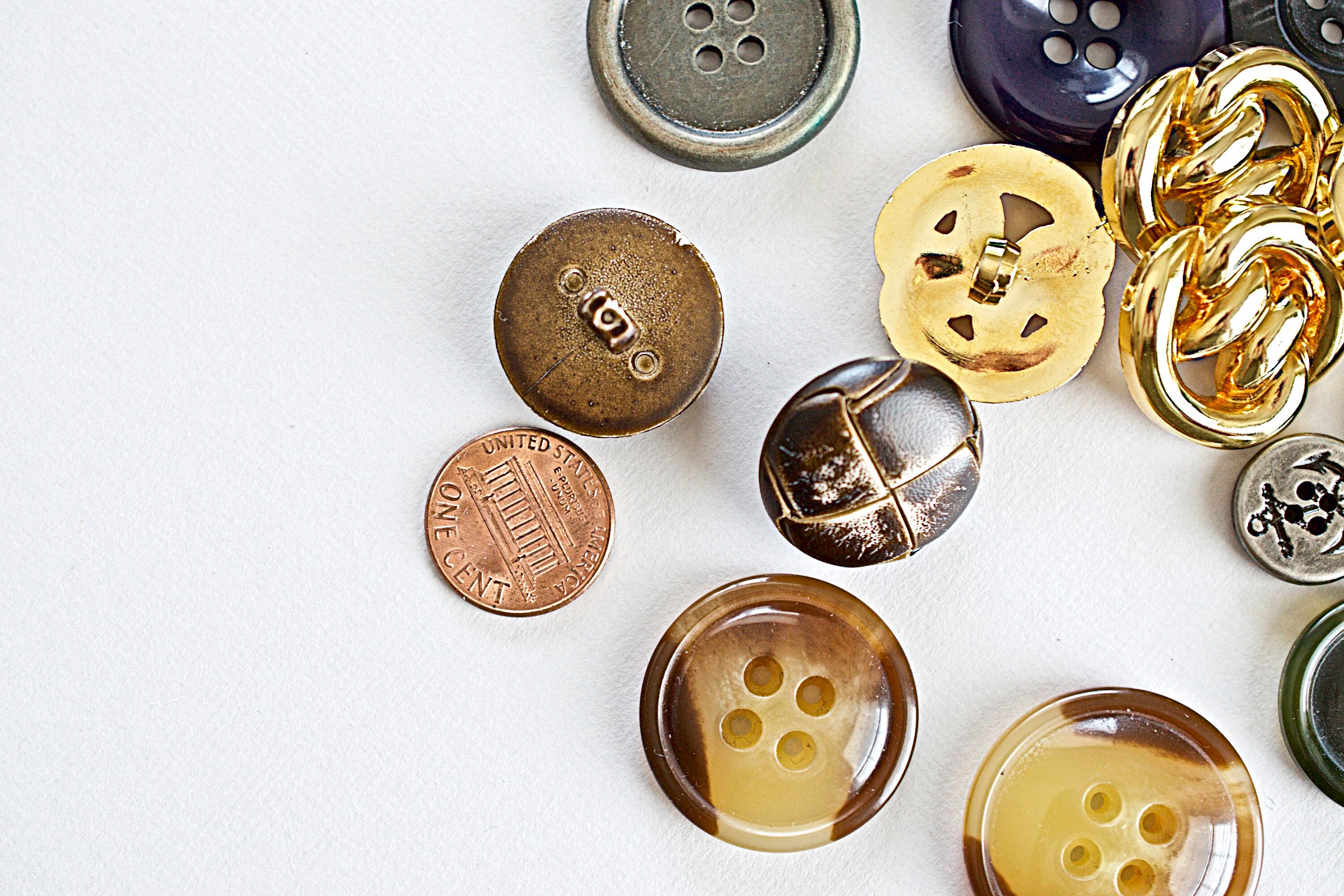 29 Large Vintage Buttons, Sizes and Color Mix, Black, Brown, Beige ...