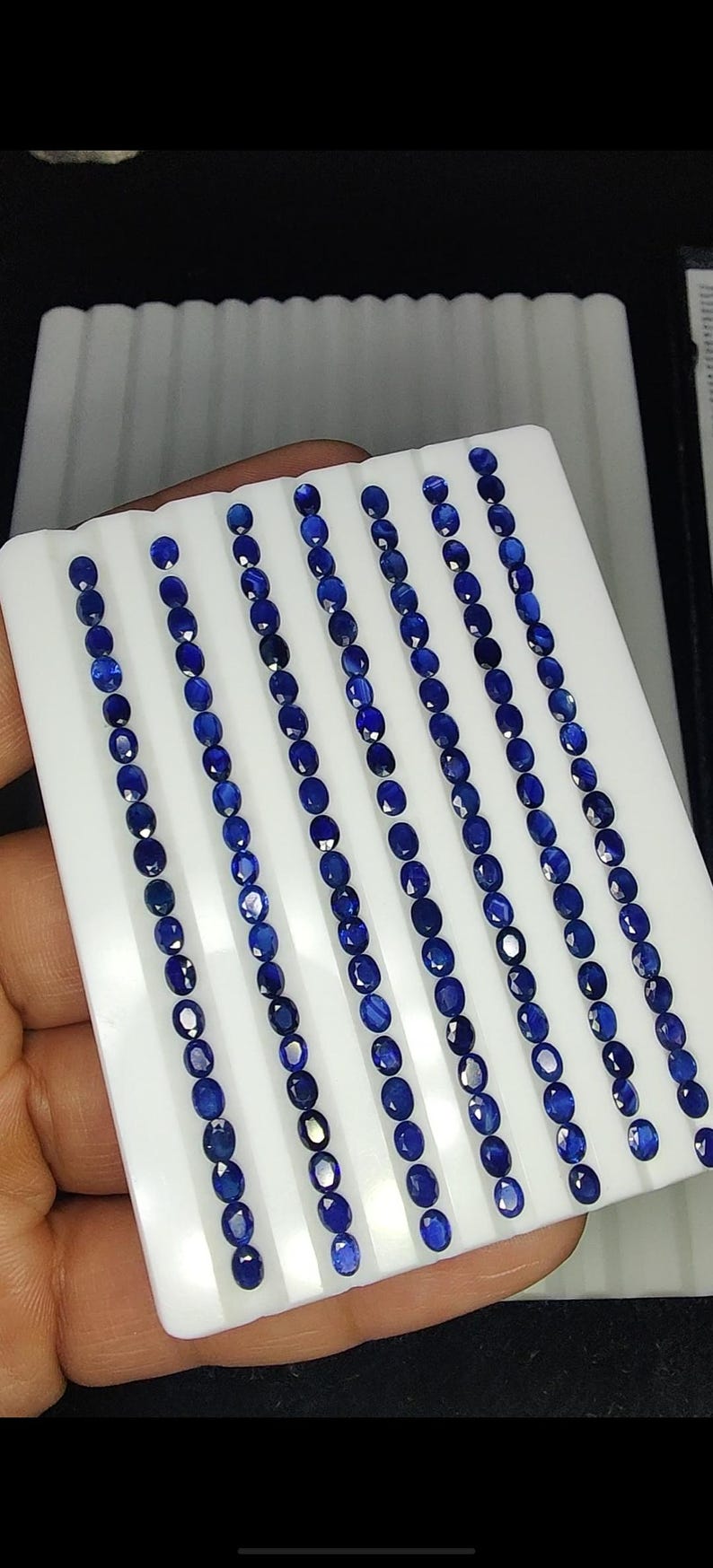 Natural Blue Sapphire Lot, 154 Pcs Oval Cut 4x3mm, AAA Quality Diffused ...