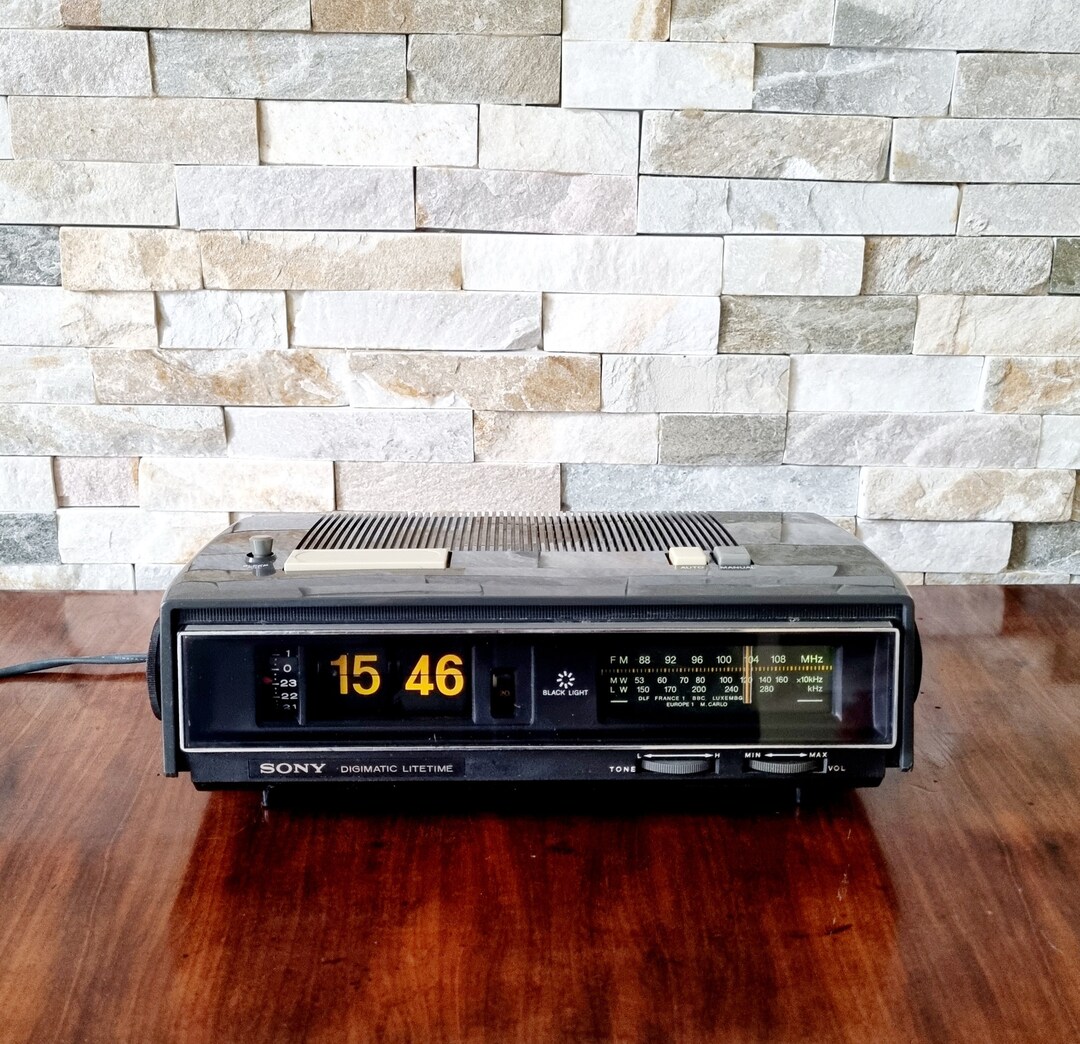 Vintage Sony Digimatic TFM C650WL Litetime Flip Clock Radio. Blacklight ...