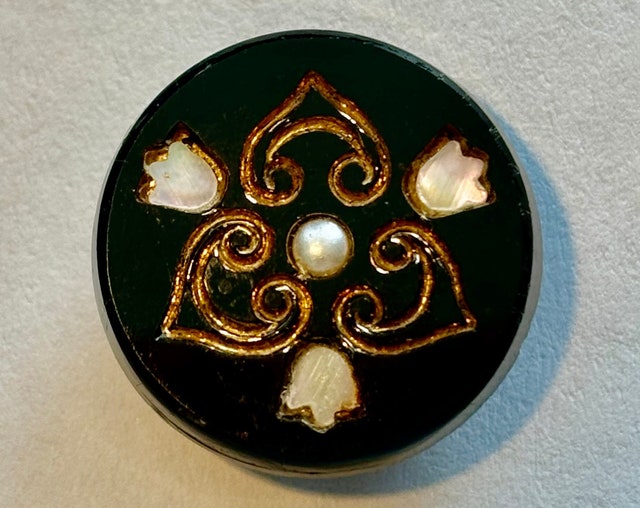 ButtonsAndFinds - Etsy