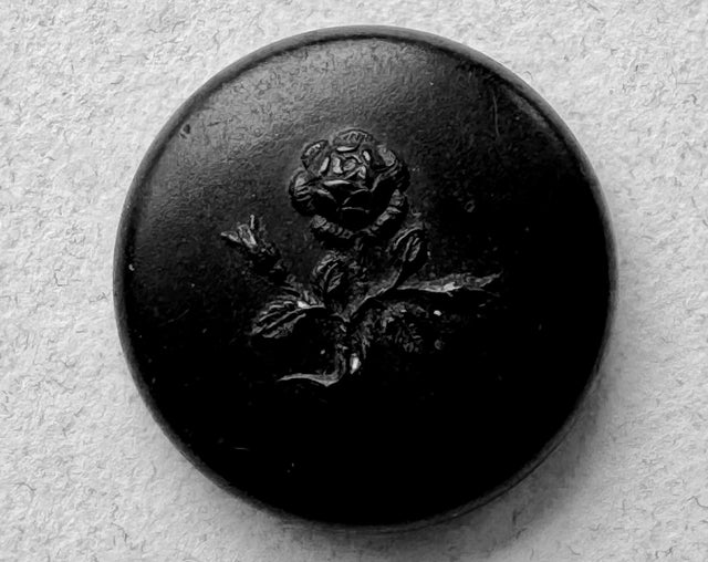 ButtonsAndFinds - Etsy